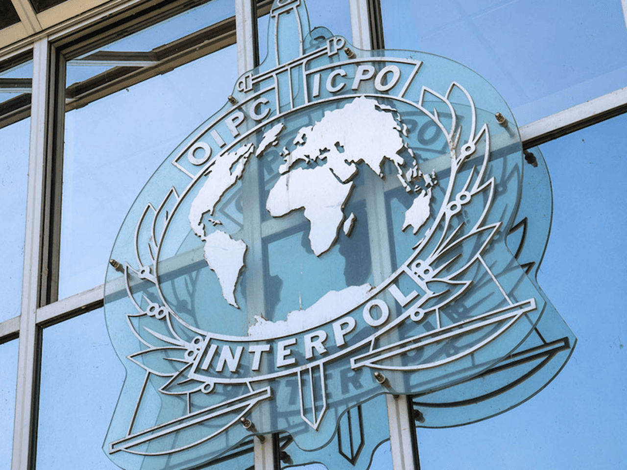 Interpol: o que é, crimes que entram na lista e seus alertas
